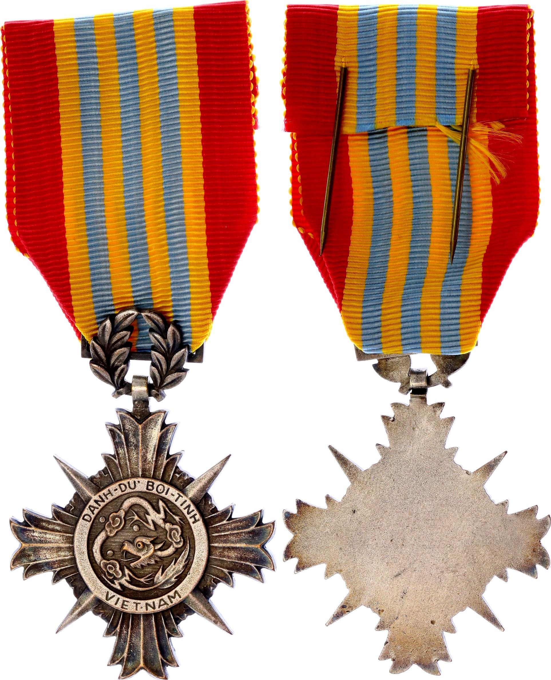 Vietnam Medal of Honor of Merit II Class for the Armed Forces 1953 ...