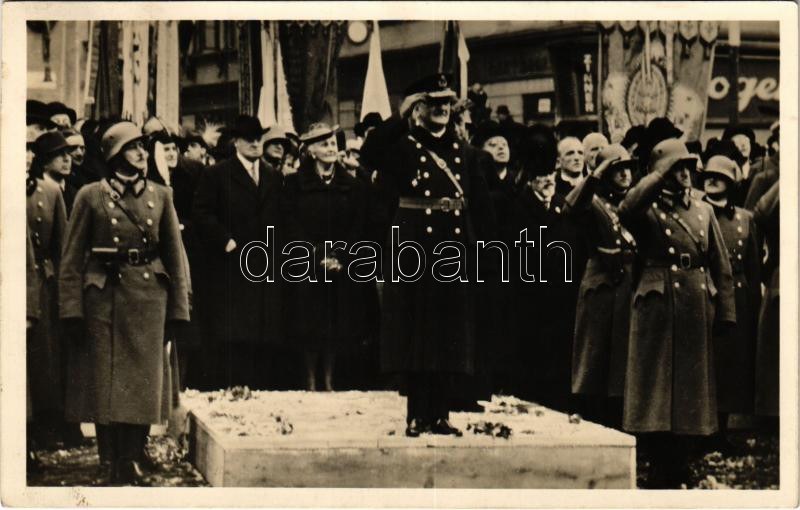 1938 Kassa, Kosice; bevonulás, Horthy Miklós kormányzó mögötte felesége ...