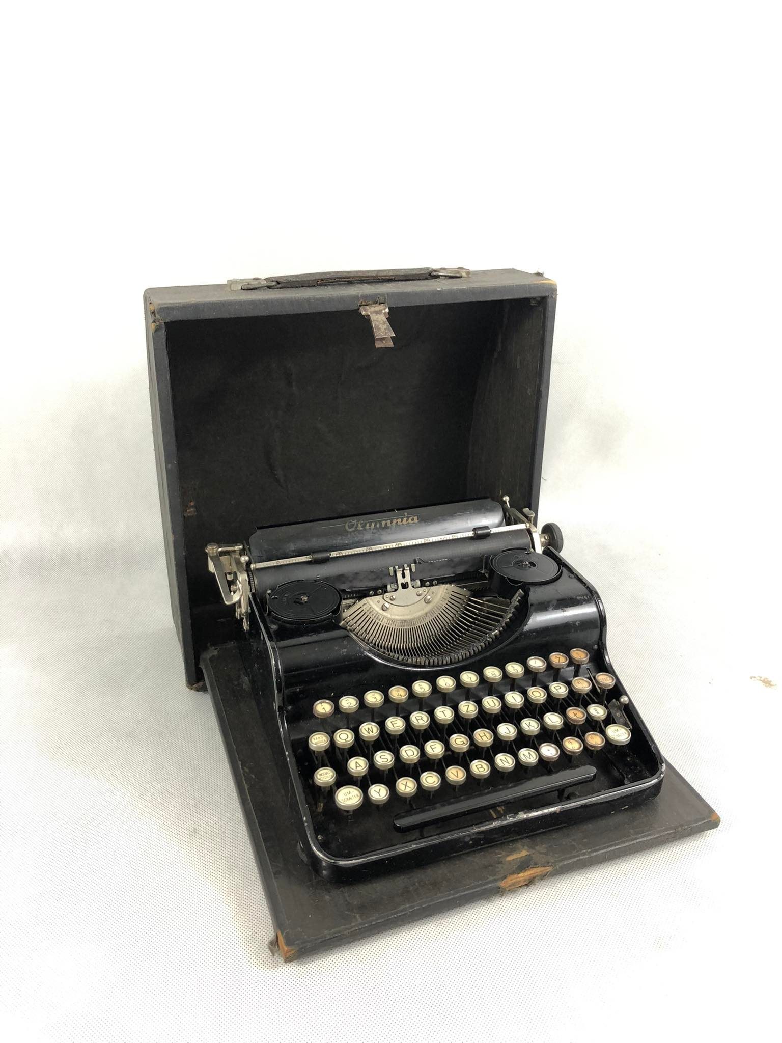 Maszyna do pisania Olympia lata 40 - Aukcja internetowa / Licytacja online - Cena - OneBid