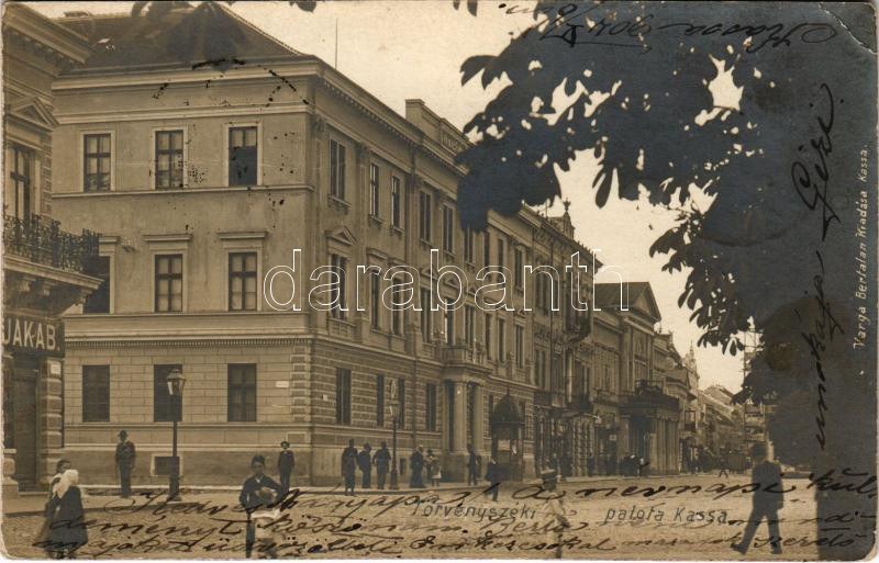 1904 Kassa, Kosice; Törvényszéki palota, Jakab üzlete. Varga Bertalan kiadása / court, shops ...