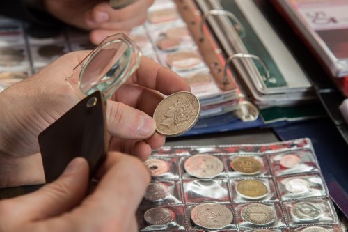 10 Most Popular Collectible Items: Old Valuable Things to Collect
